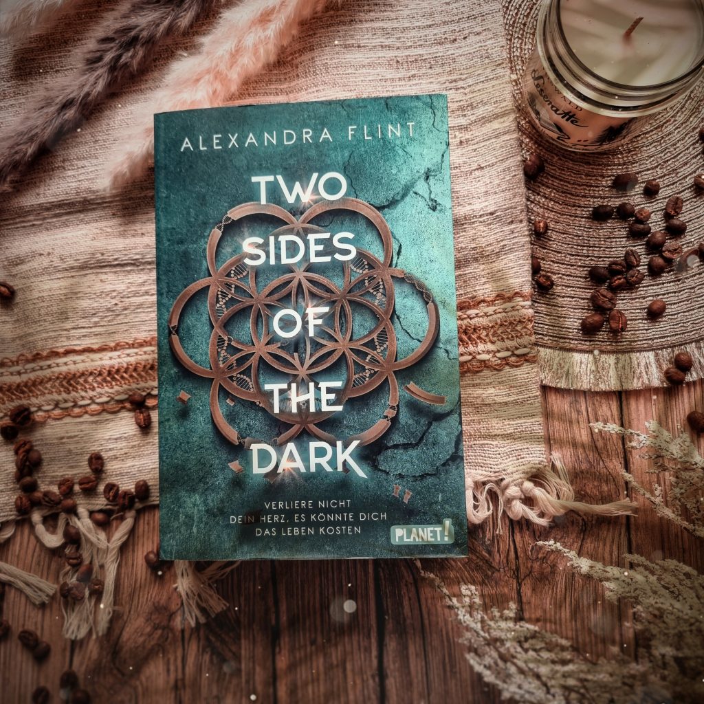Two Sides of the Dark - Alexandra Flint - Seductive Books